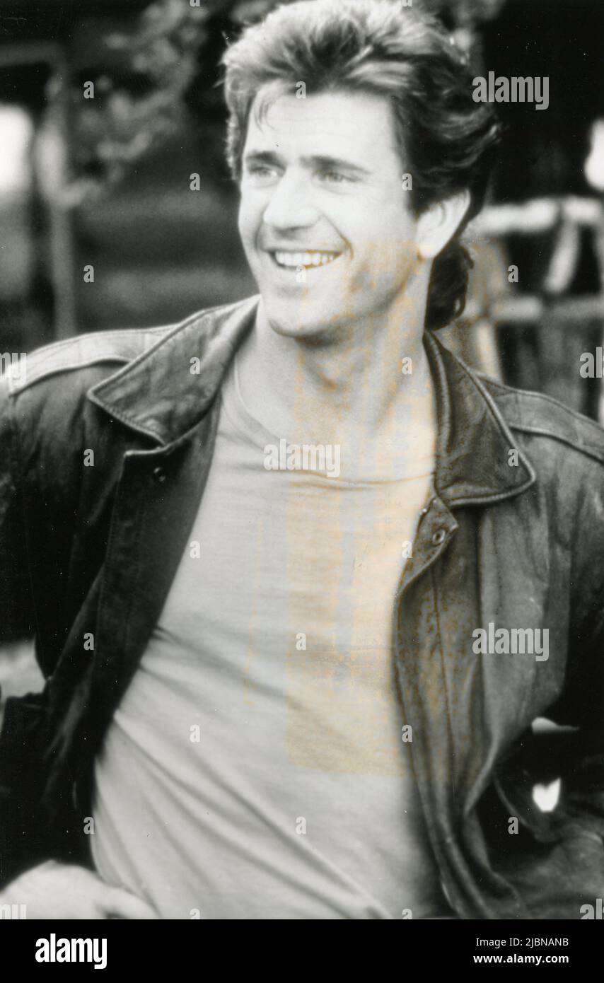 Film bird on a wire hi-res stock photography and images - Alamy