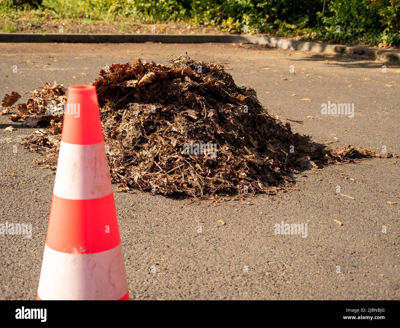 Fallen stop sign hi-res stock photography and images - Alamy