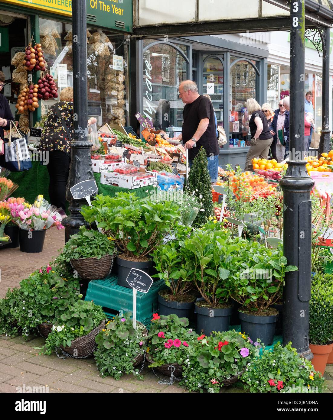 Two pensioners hi-res stock photography and images - Alamy