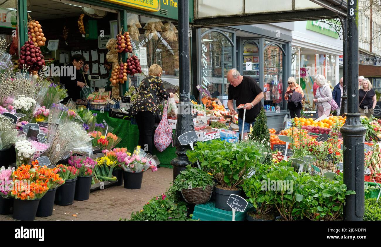 Shopping england vacation hi-res stock photography and images - Alamy