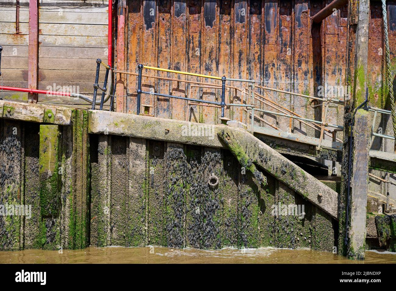 Wall covered with rust hi-res stock photography and images - Alamy