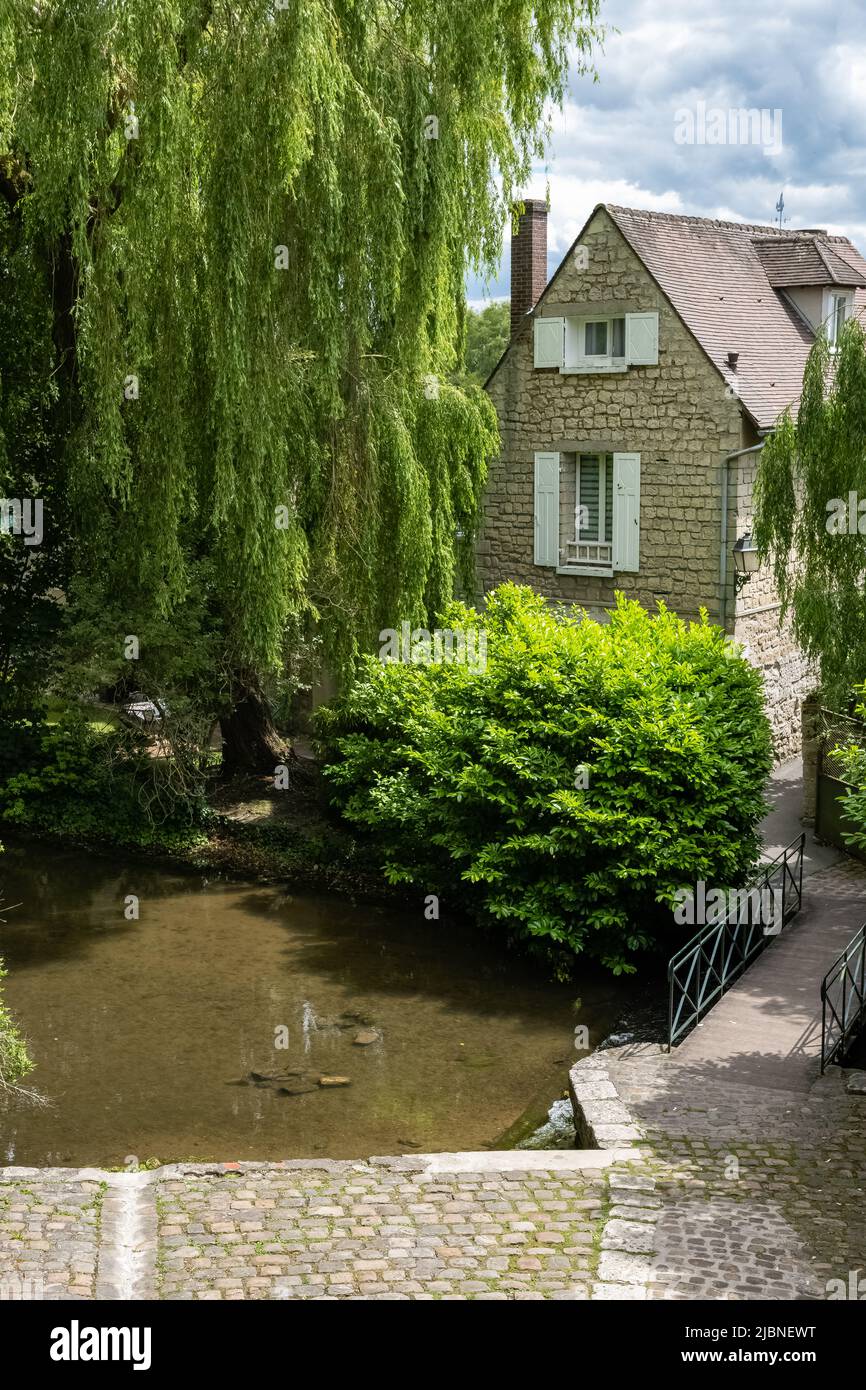France senlis street town hi-res stock photography and images - Alamy