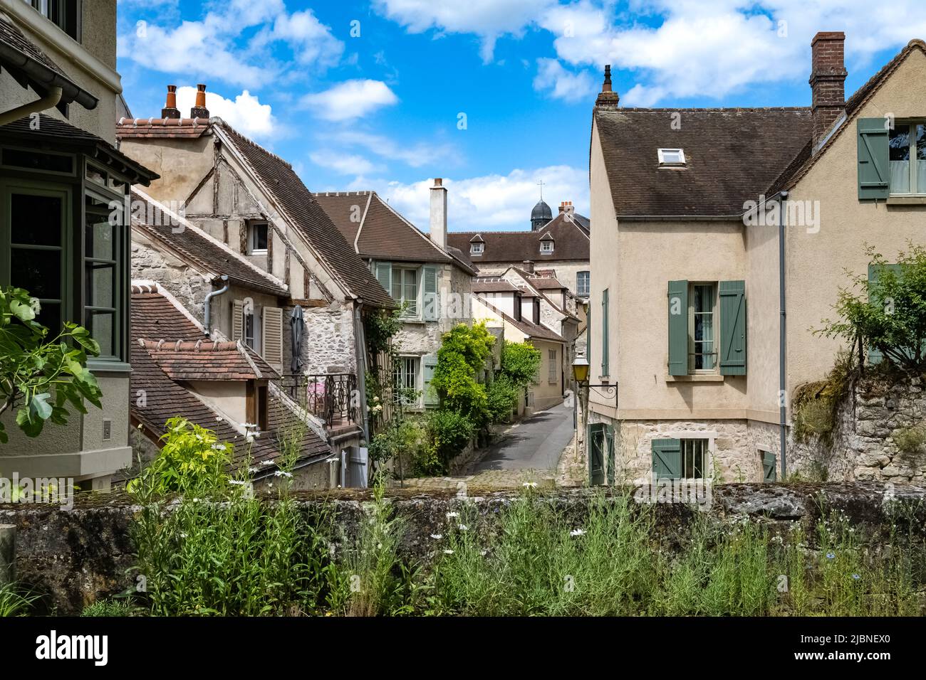 Senlis, medieval city in France, typical houses on the ramparts Stock ...