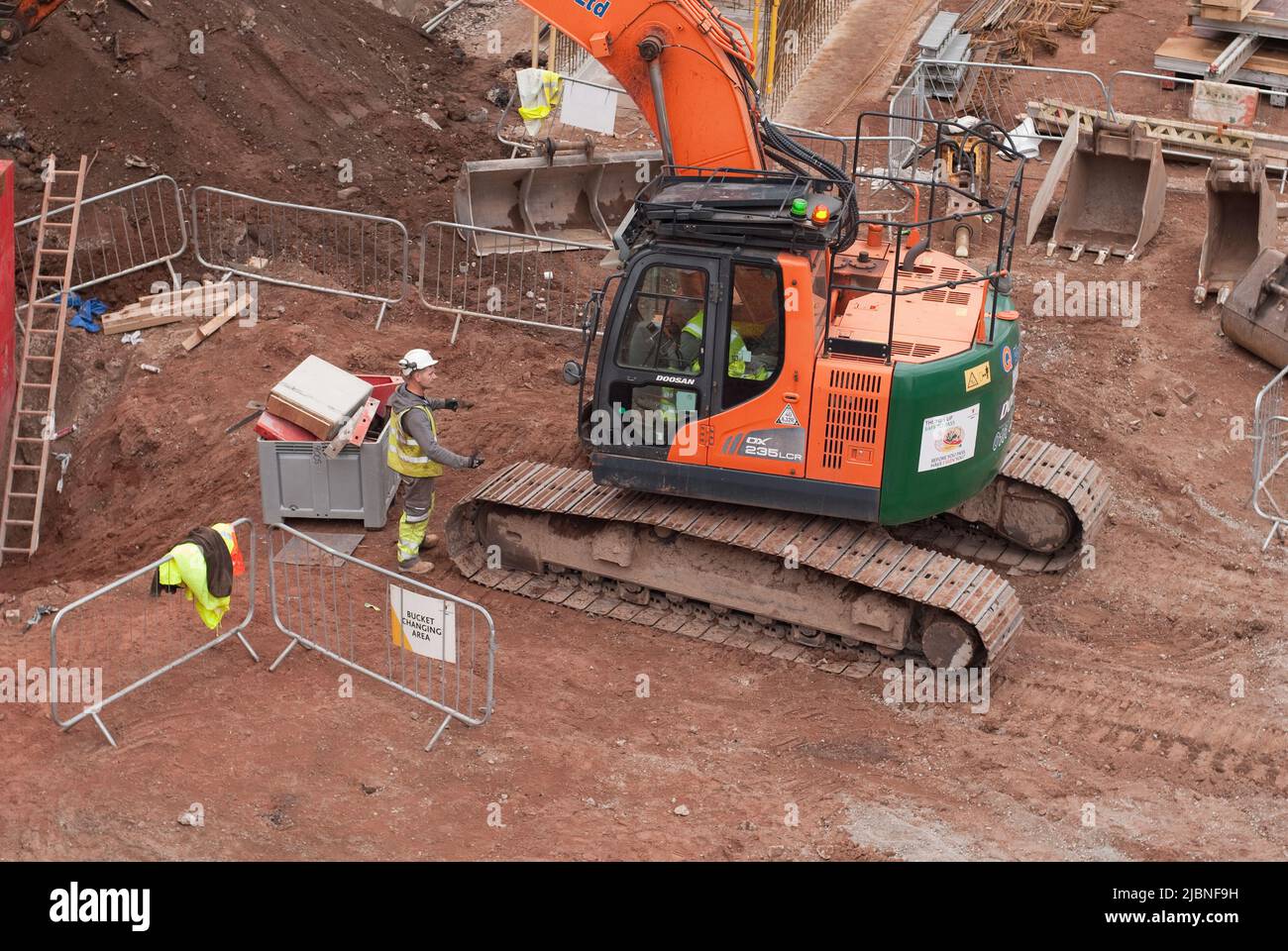 Bus construction workers hi-res stock photography and images - Alamy