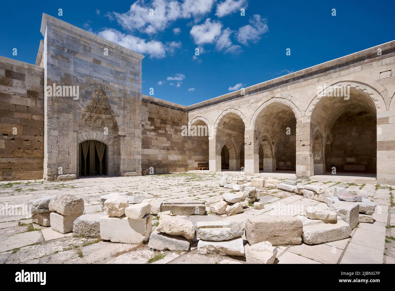 Innenhof der Sultan Han, traditionelle Karawanserei Sultanhanı ...