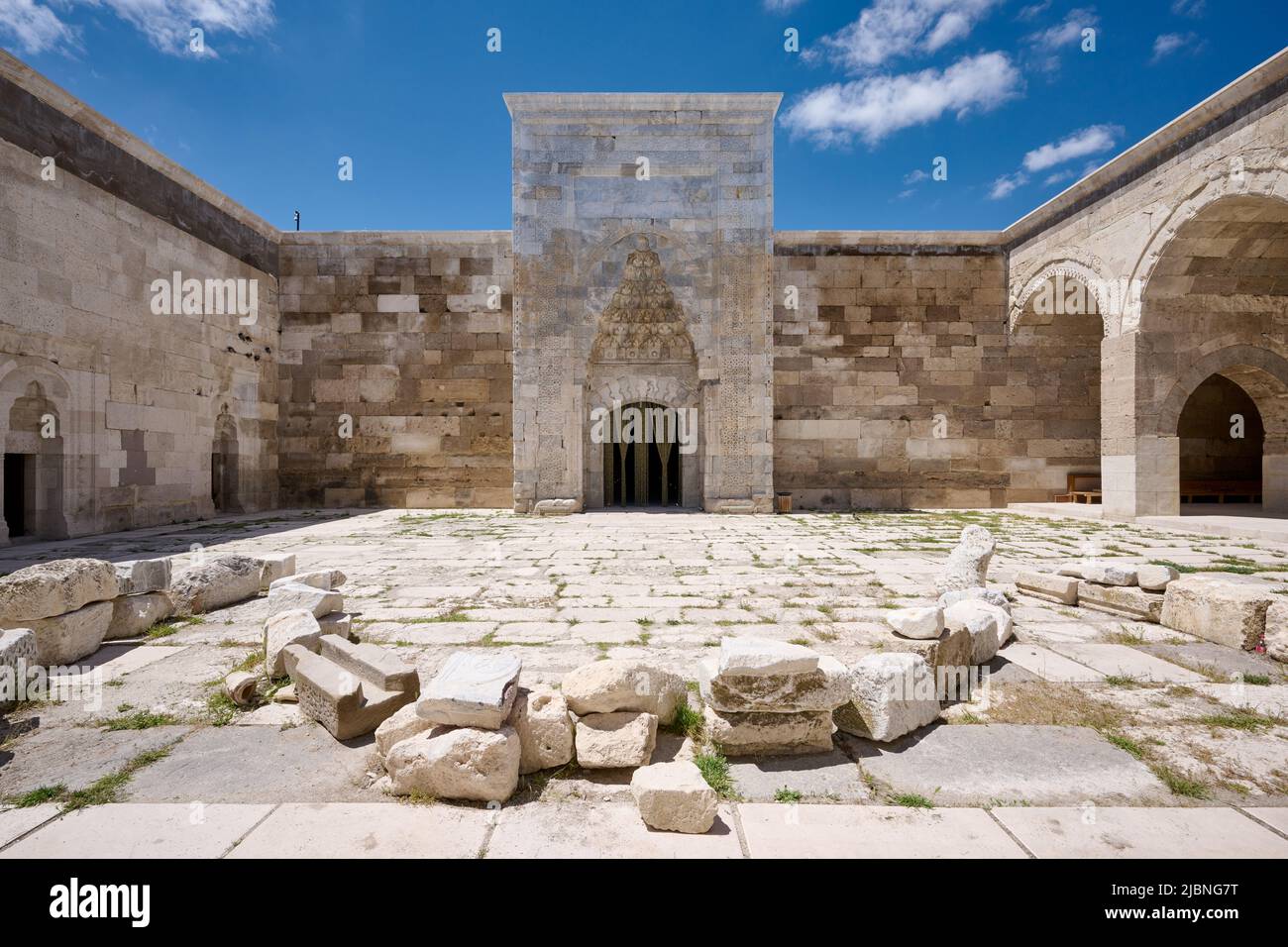 inner courtyard of Sultan Han, traditional caravanserai, Sultanhanı ...