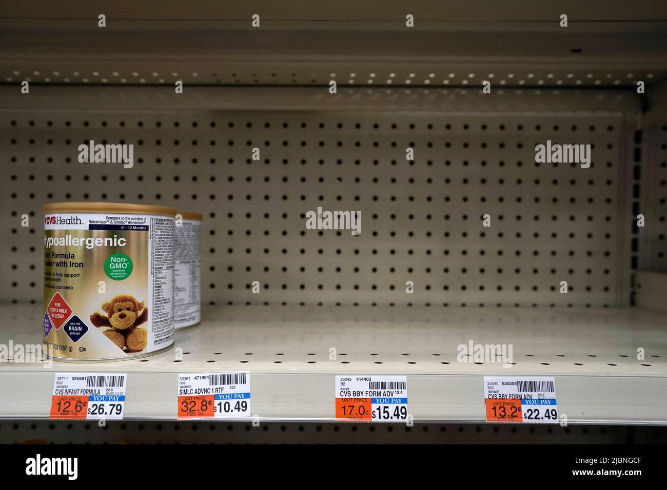 Cvs shelves hi-res stock photography and images - Alamy