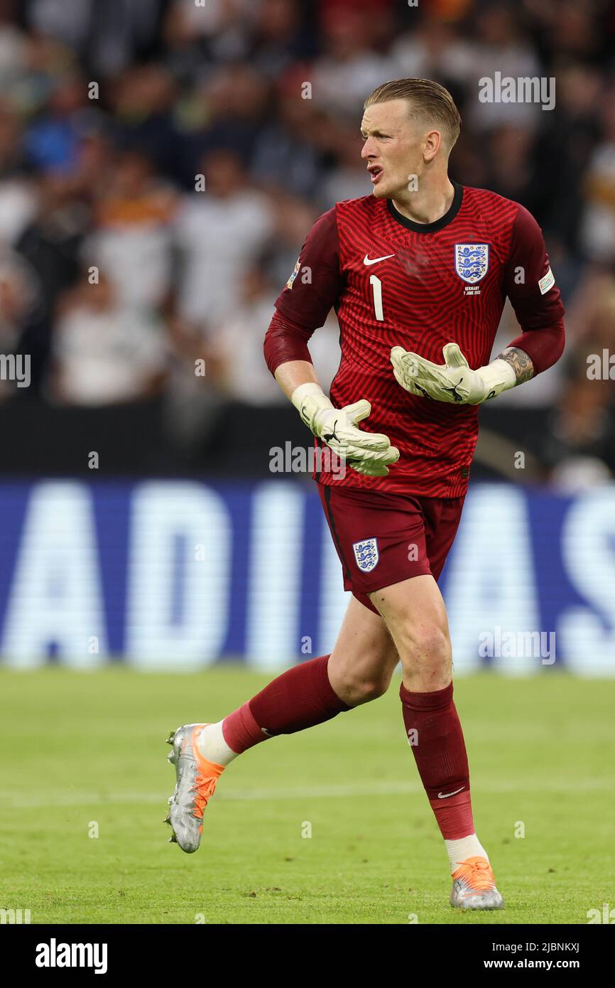 England goalkeeper jordan pickford reacts hi-res stock photography and ...