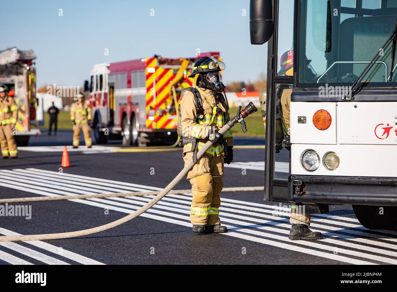 Airport fire and rescue training hi-res stock photography and images ...
