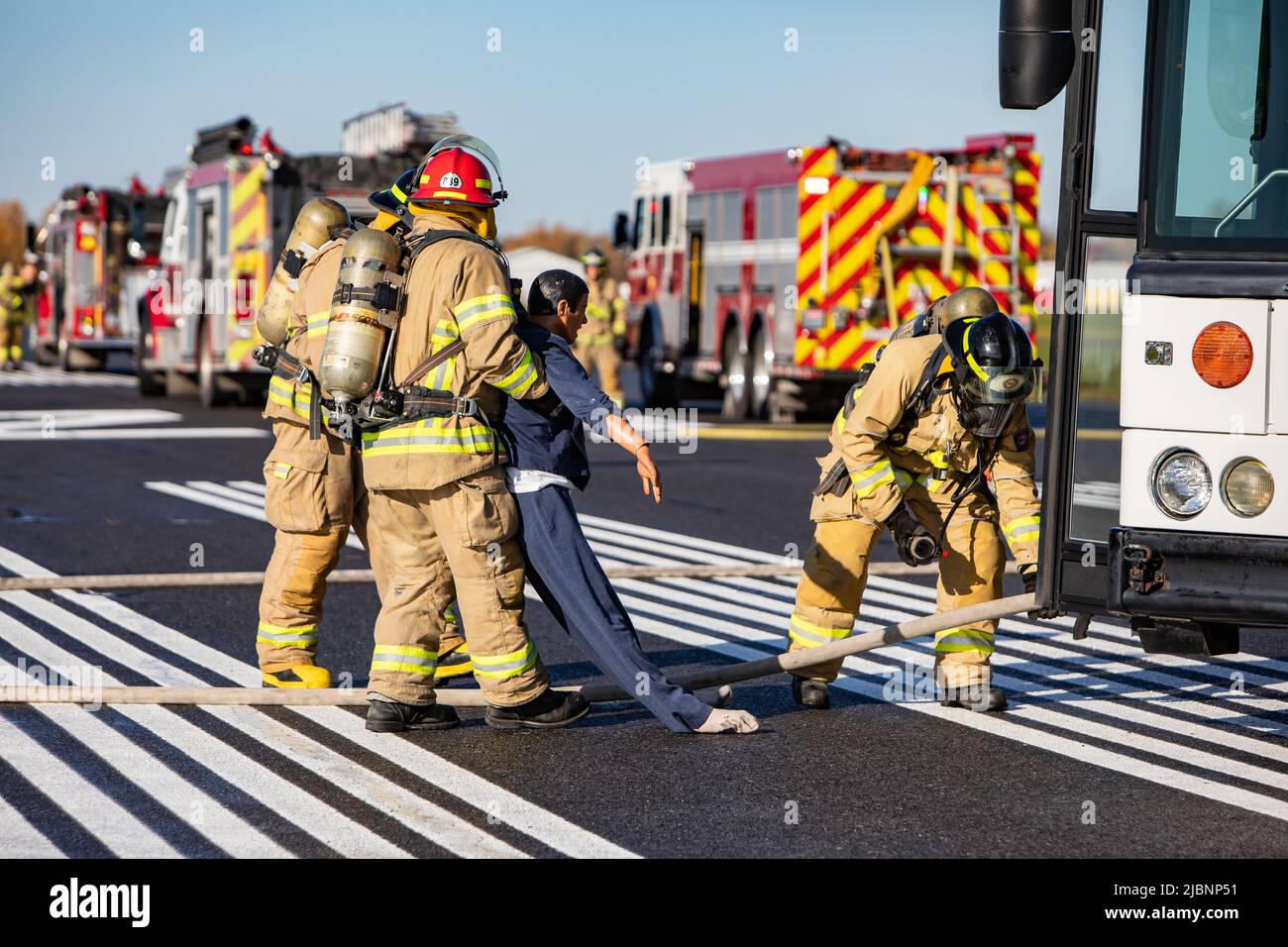 Airport fire and rescue training hi-res stock photography and images ...