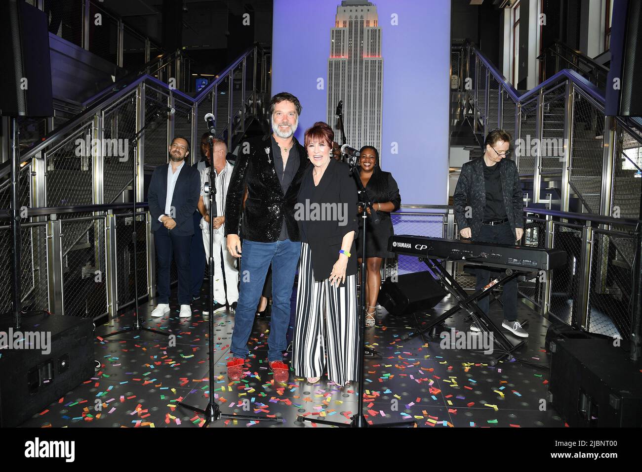 New York, USA. 07th June, 2022. Lorna Luft (r), daughter of Judy ...