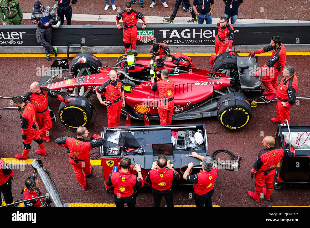 Ferrari monaco grand prix pit hi-res stock photography and images - Alamy