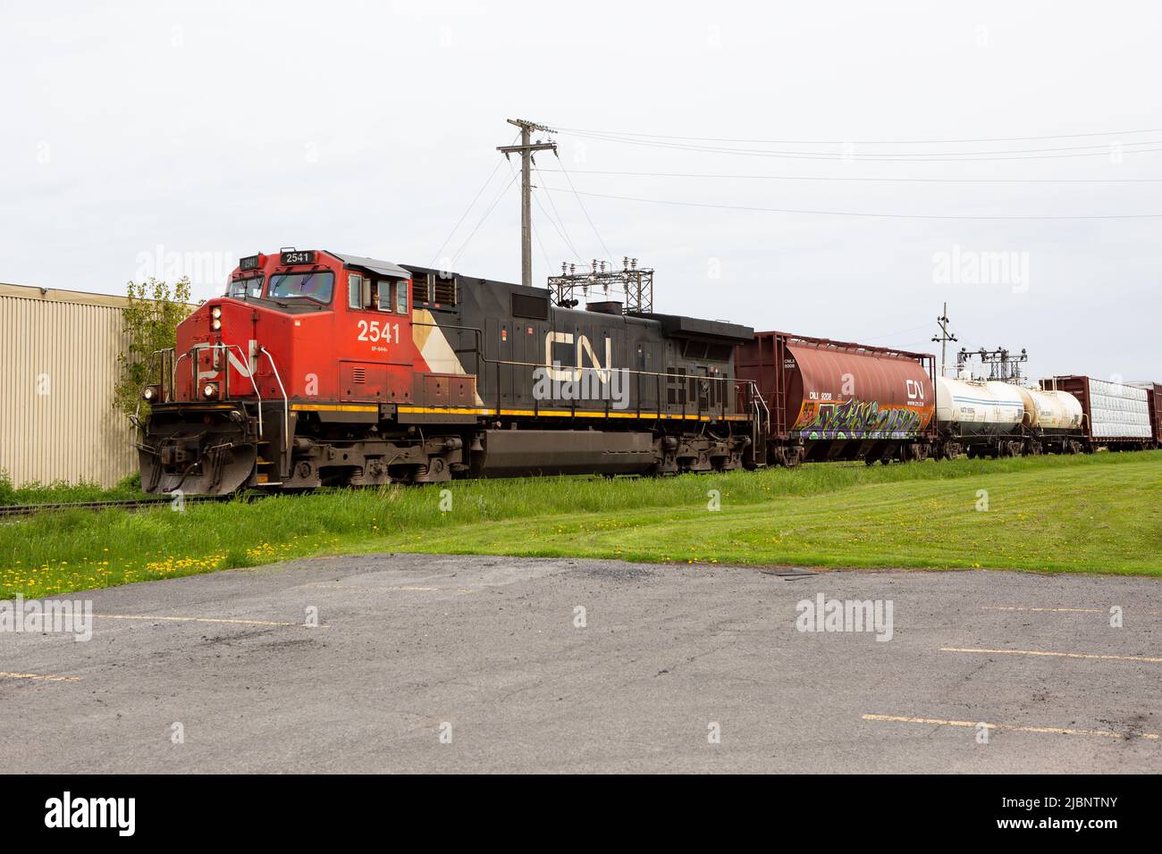 Cn freight train hi-res stock photography and images - Alamy