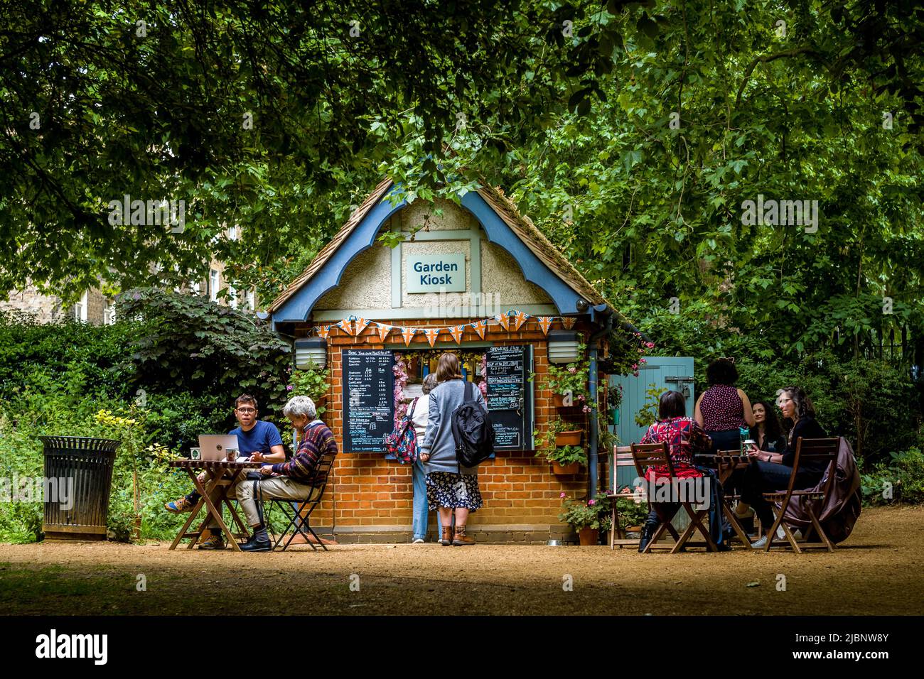 Gordon square garden kiosk hi-res stock photography and images - Alamy