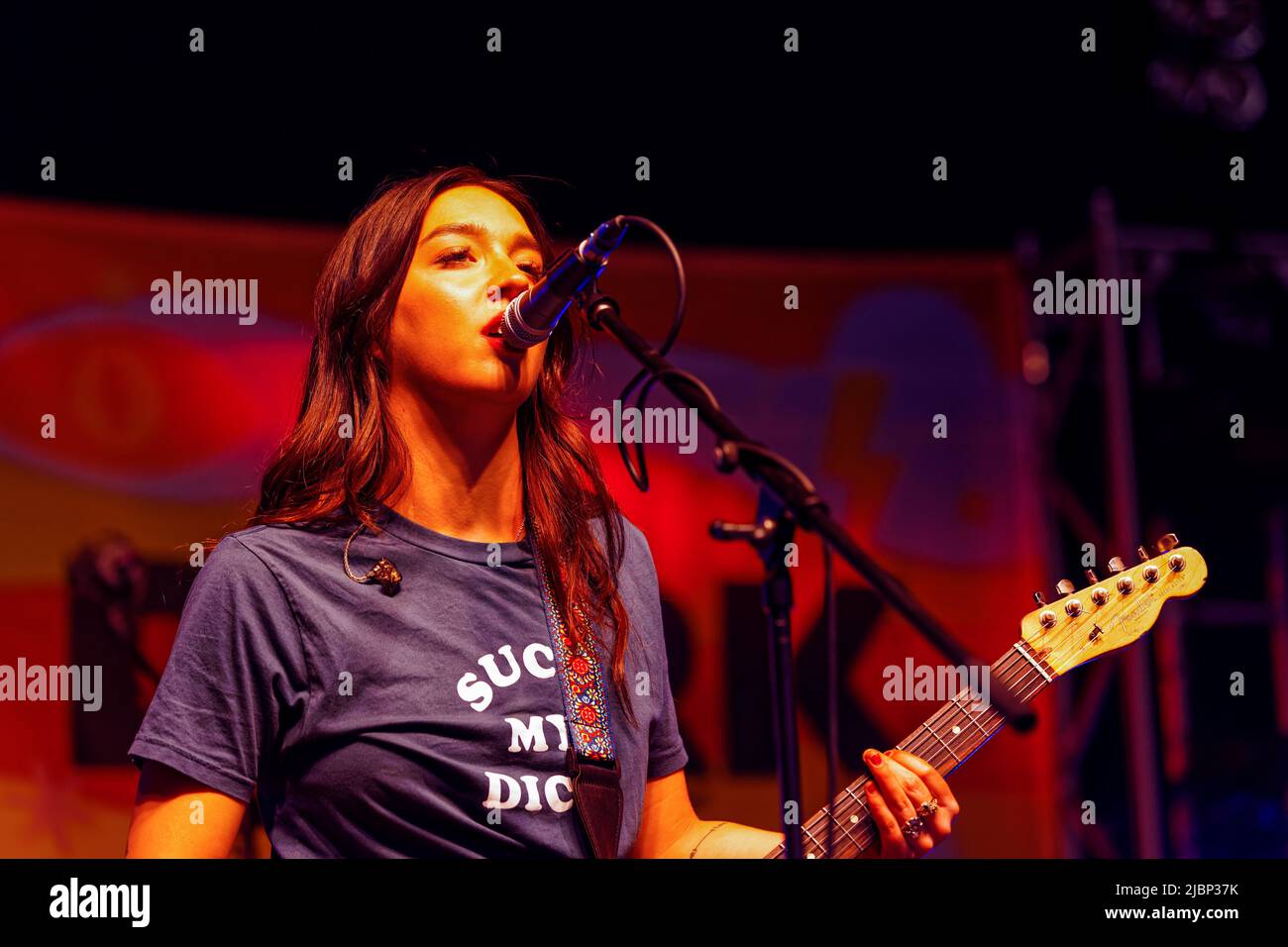 June 4, 2022: Lia Metcalffe of The Mysterines performing at Live At ...