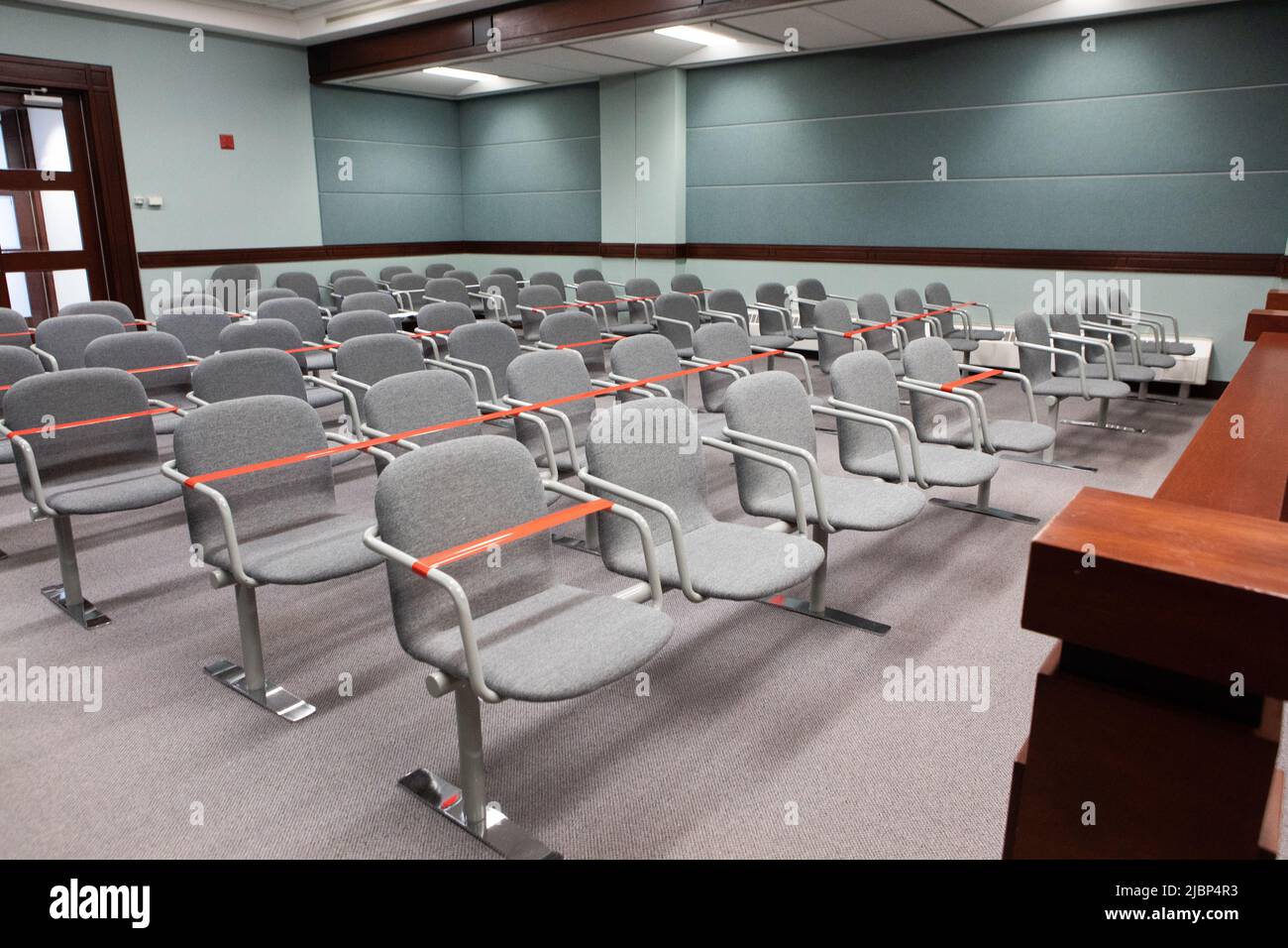 Empty court room hi-res stock photography and images - Alamy