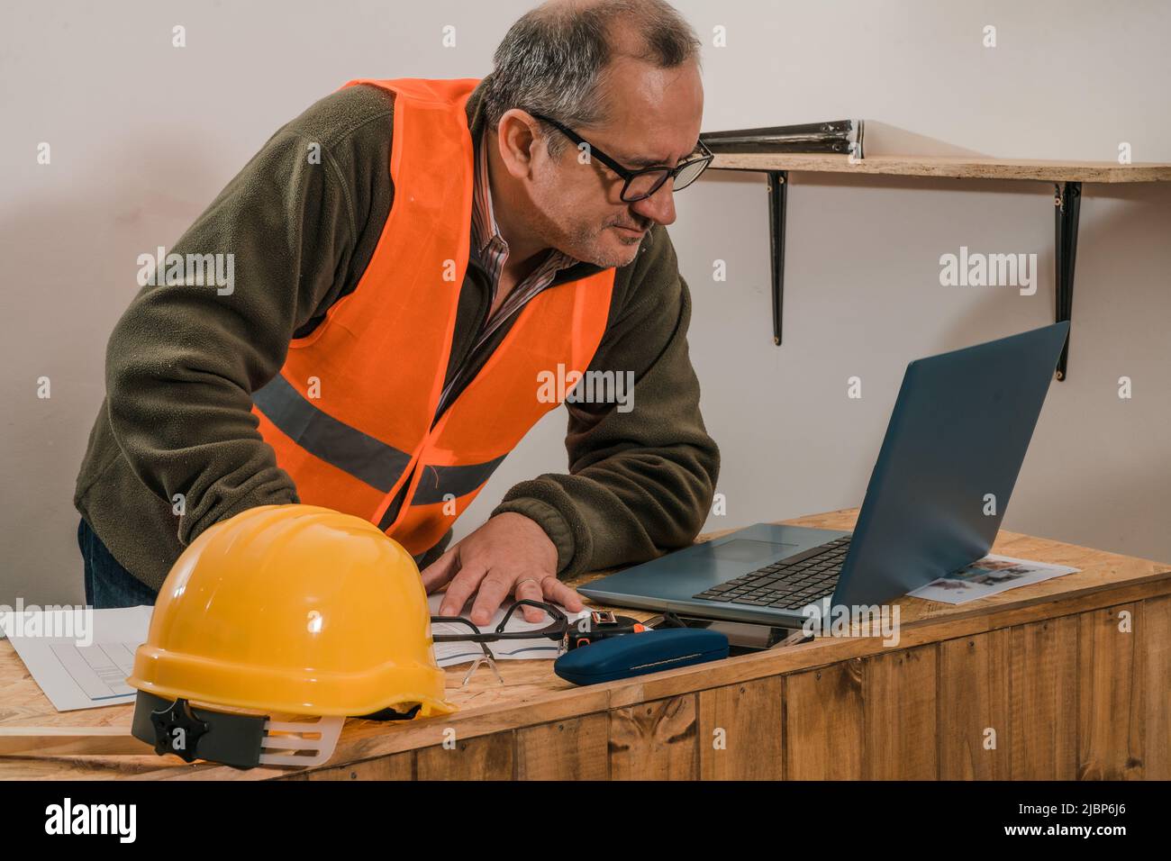 Inspector planning hi-res stock photography and images - Alamy