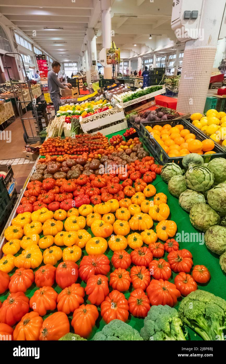 France, French Riviera, Cote d'Azur, Cannes, Forville Market, Market ...