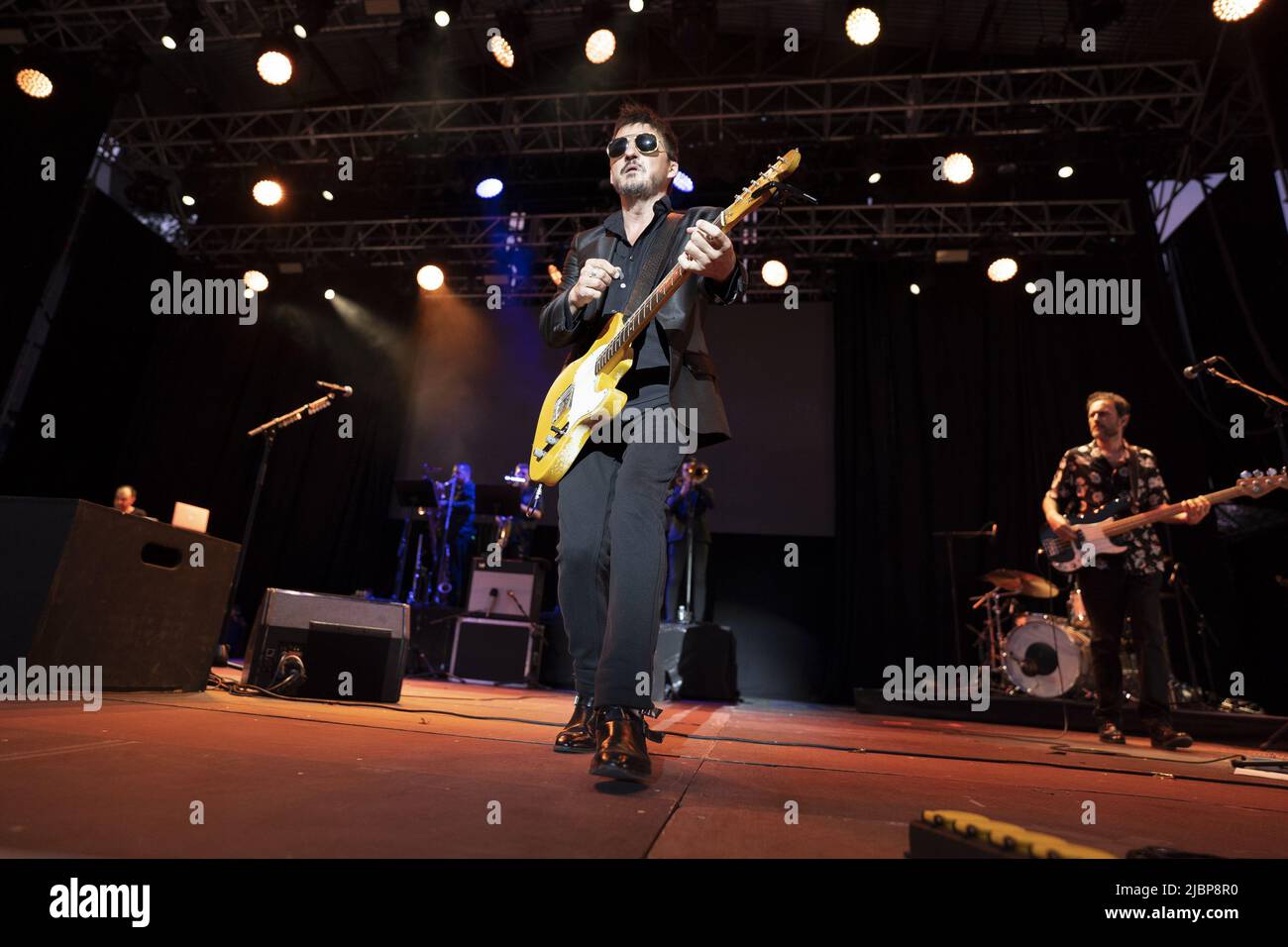 Spanish coque malla performs at the noches del botanico music hi-res ...