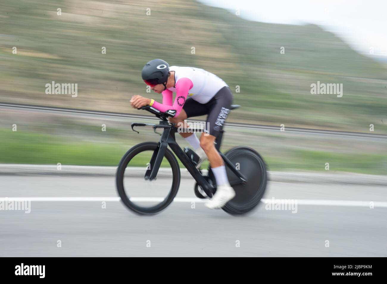 Aerodynamic tuck hi-res stock photography and images - Alamy