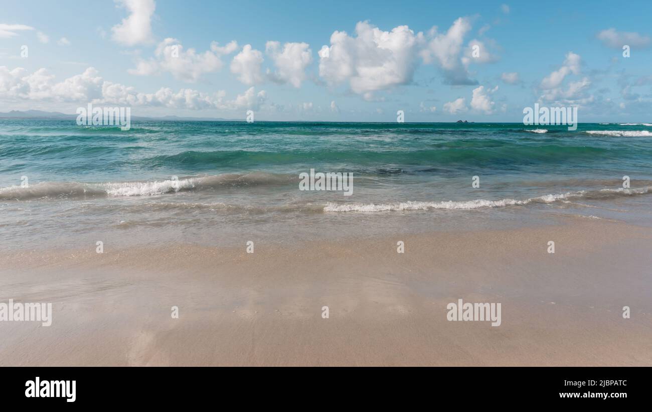 Empty landscape paradise bay beach hi-res stock photography and images ...
