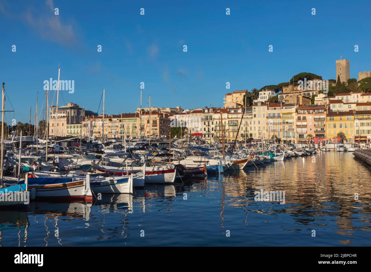France, French Riviera, Cote d'Azur, Cannes, Le Vieux Port and Le ...