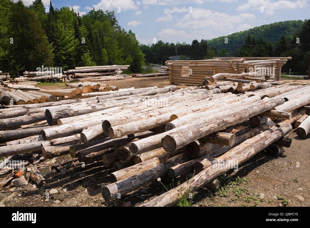 Hand built log cabin hi-res stock photography and images - Alamy