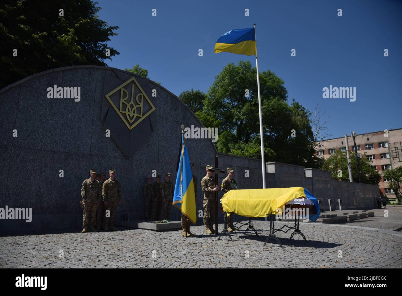Lviv. Ukraine, 07 Jun 2022 Ukrainian military stand next to the coffin with the body during the ...