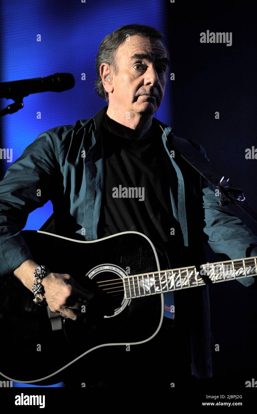 Neil Diamond At MusiCares To Honor The Person Of The Year, Neil Diamond ...