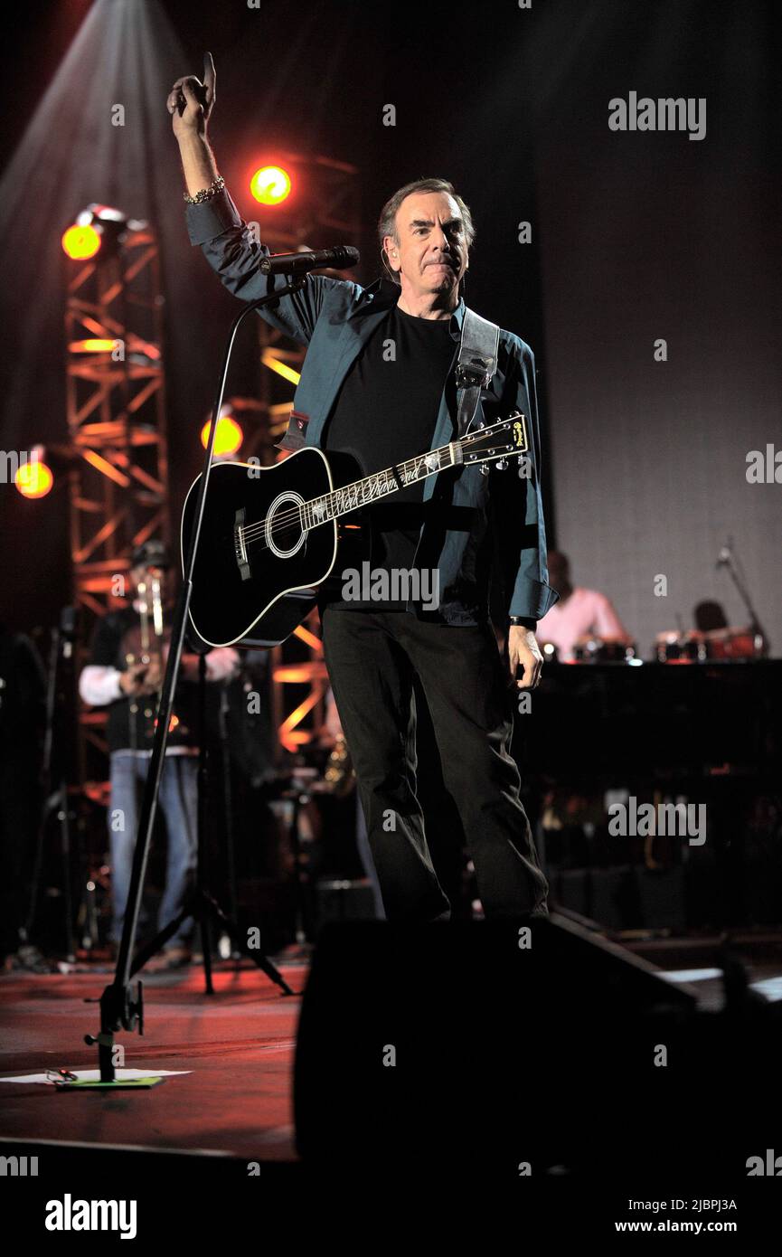 Neil Diamond At MusiCares To Honor The Person Of The Year, Neil Diamond ...