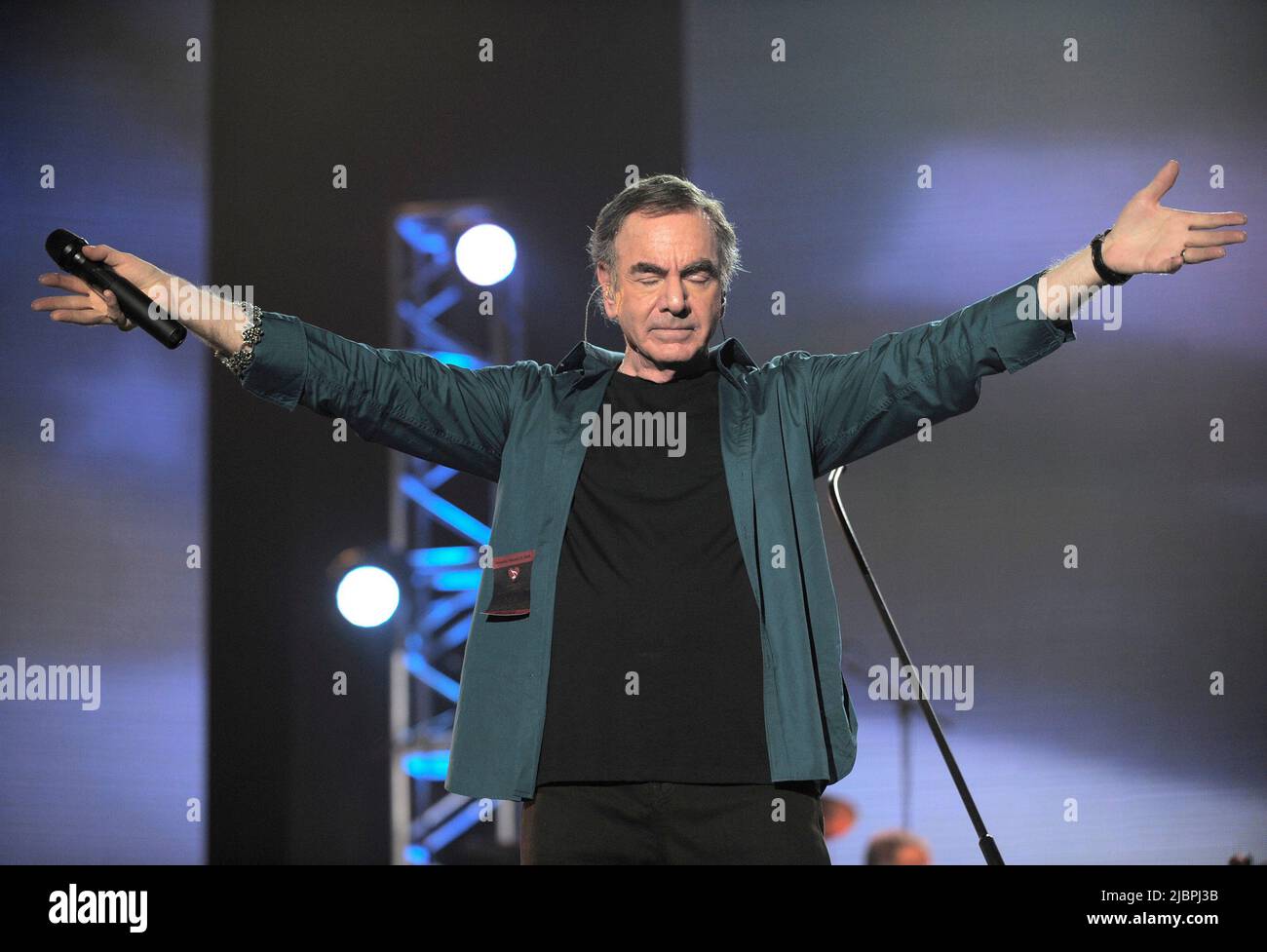 Neil Diamond At MusiCares To Honor The Person Of The Year, Neil Diamond ...
