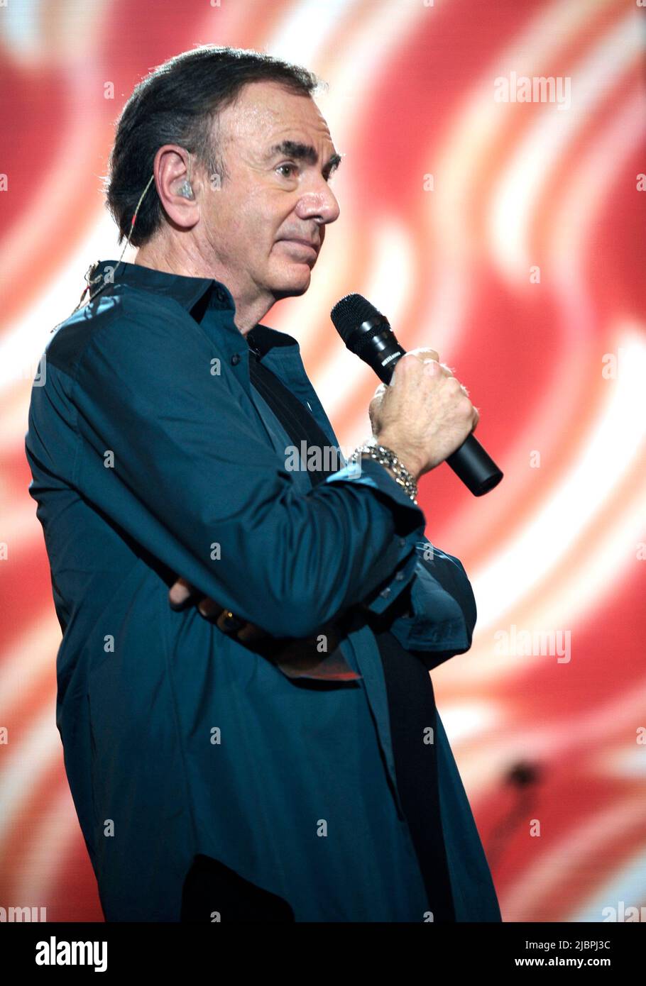 Neil Diamond At MusiCares To Honor The Person Of The Year, Neil Diamond ...