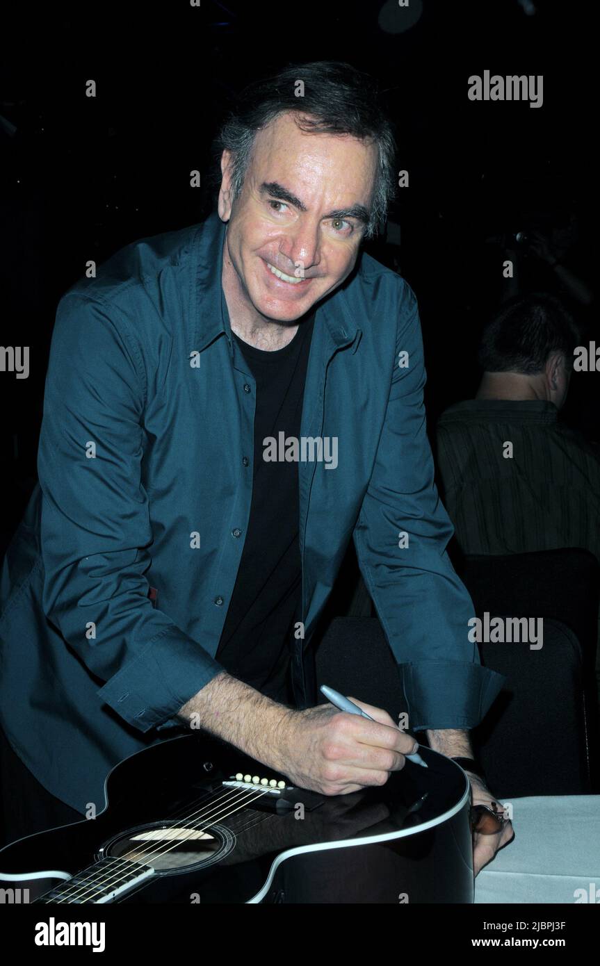 Neil Diamond At MusiCares To Honor The Person Of The Year, Neil Diamond ...