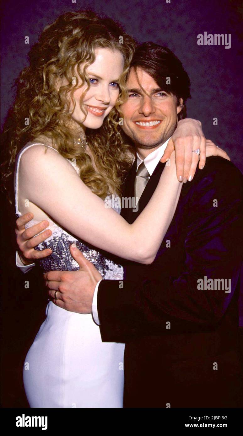 Nicole Kidman & Tom Cruise Attending The Writers Guild Award Show 1998 ...