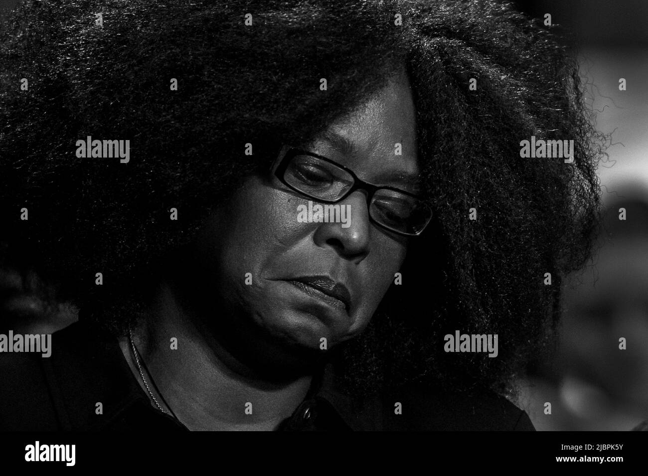 Buffalo shooting tops Black and White Stock Photos & Images - Alamy