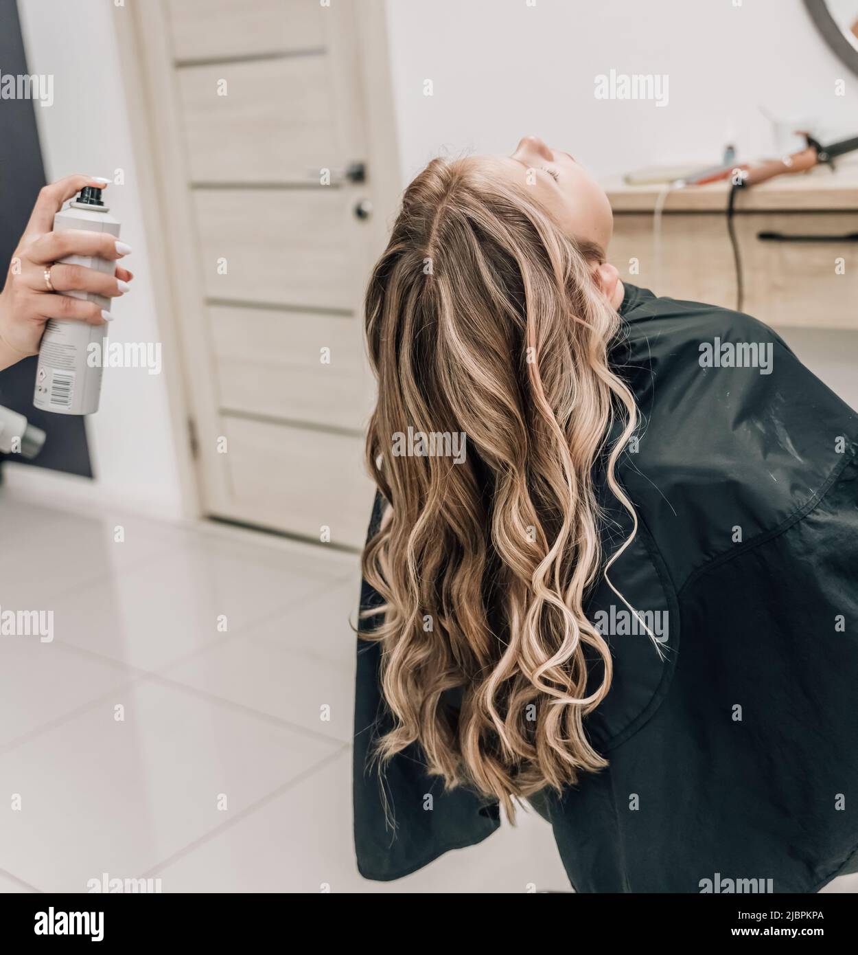 Chic styling hi-res stock photography and images - Alamy