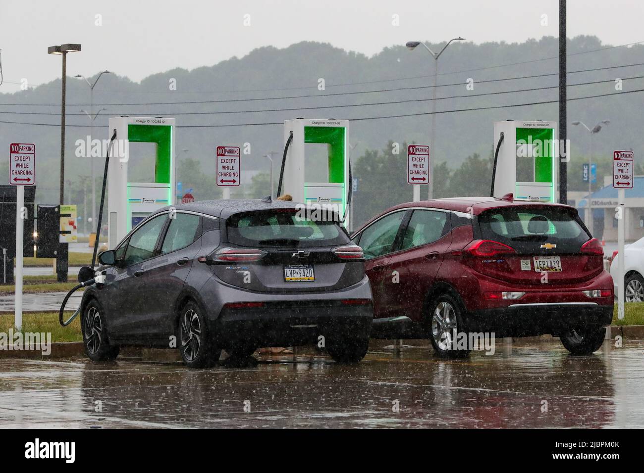 Chevrolet bolt charging hi-res stock photography and images - Alamy