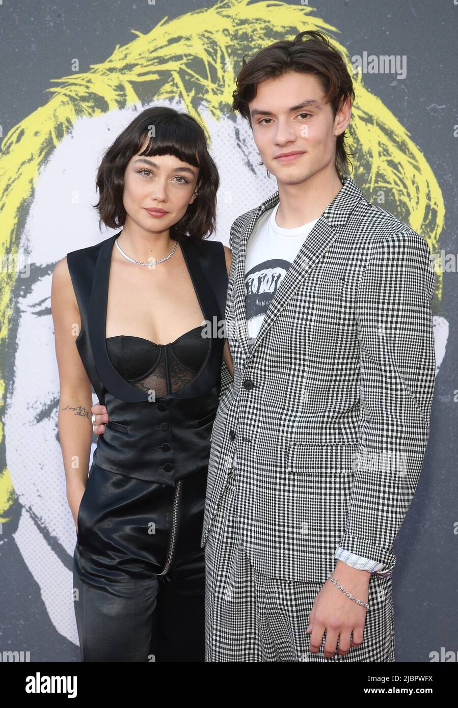 Hollywood, California, USA. 7th June, 2022. Sydney Chandler and Louis ...
