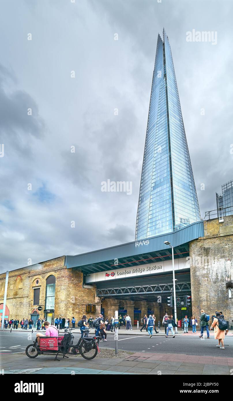 The Shard skyscraper and London Bridge rail station, London, England ...