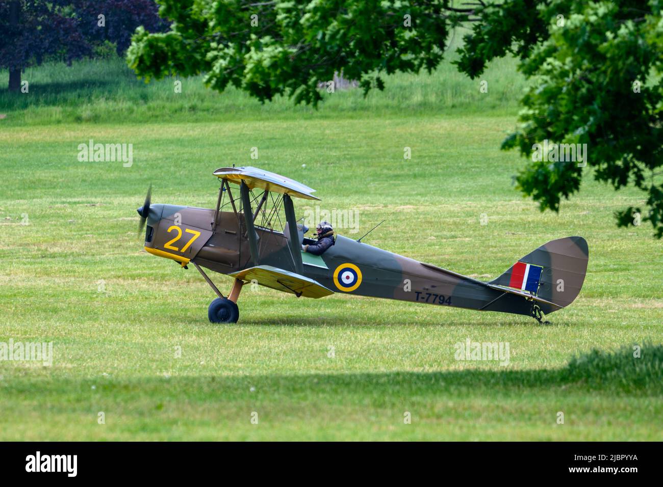 Tiger moth aircraft Stock Photo - Alamy
