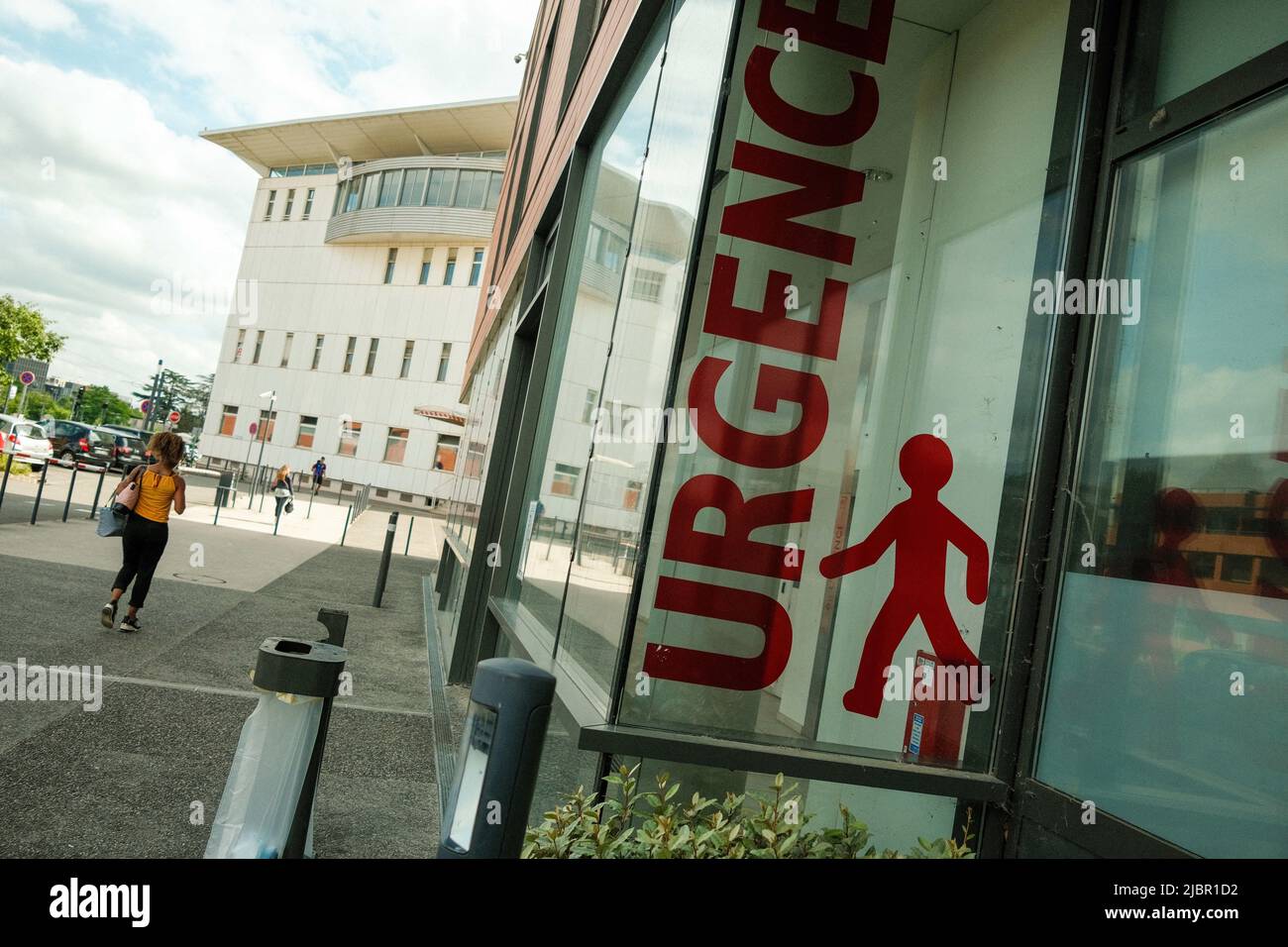 Illustration of Emergencies and the CHU hospital in Toulouse, June 7 ...