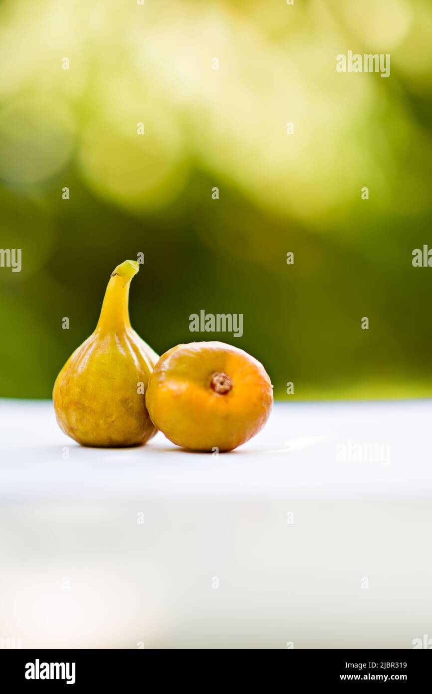 Ripe sweet figs. Healthy mediterranean fig fruit figs on rustic ...