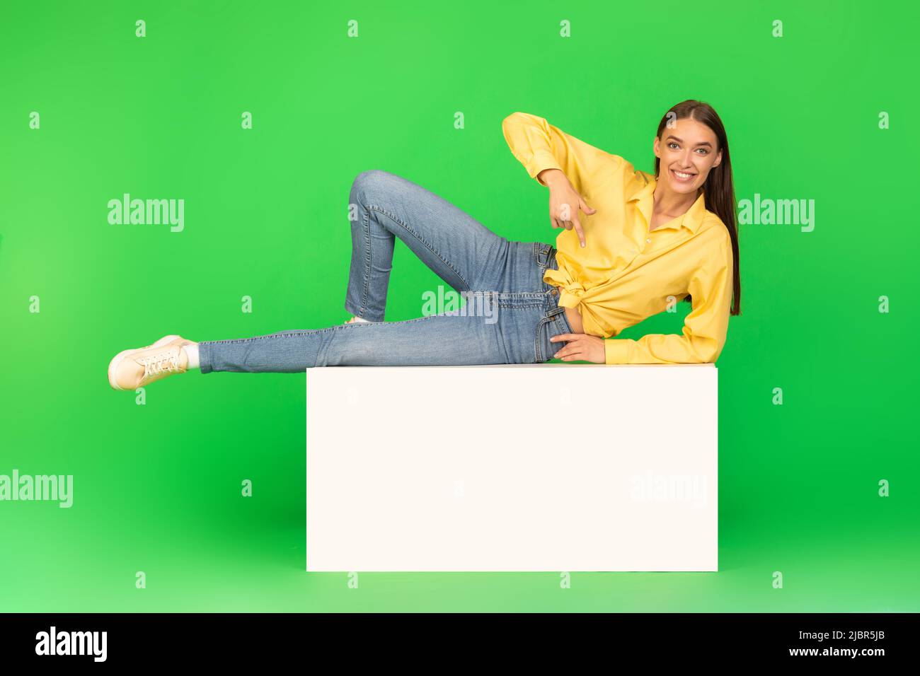 Camera pointing down on person hi-res stock photography and images - Alamy