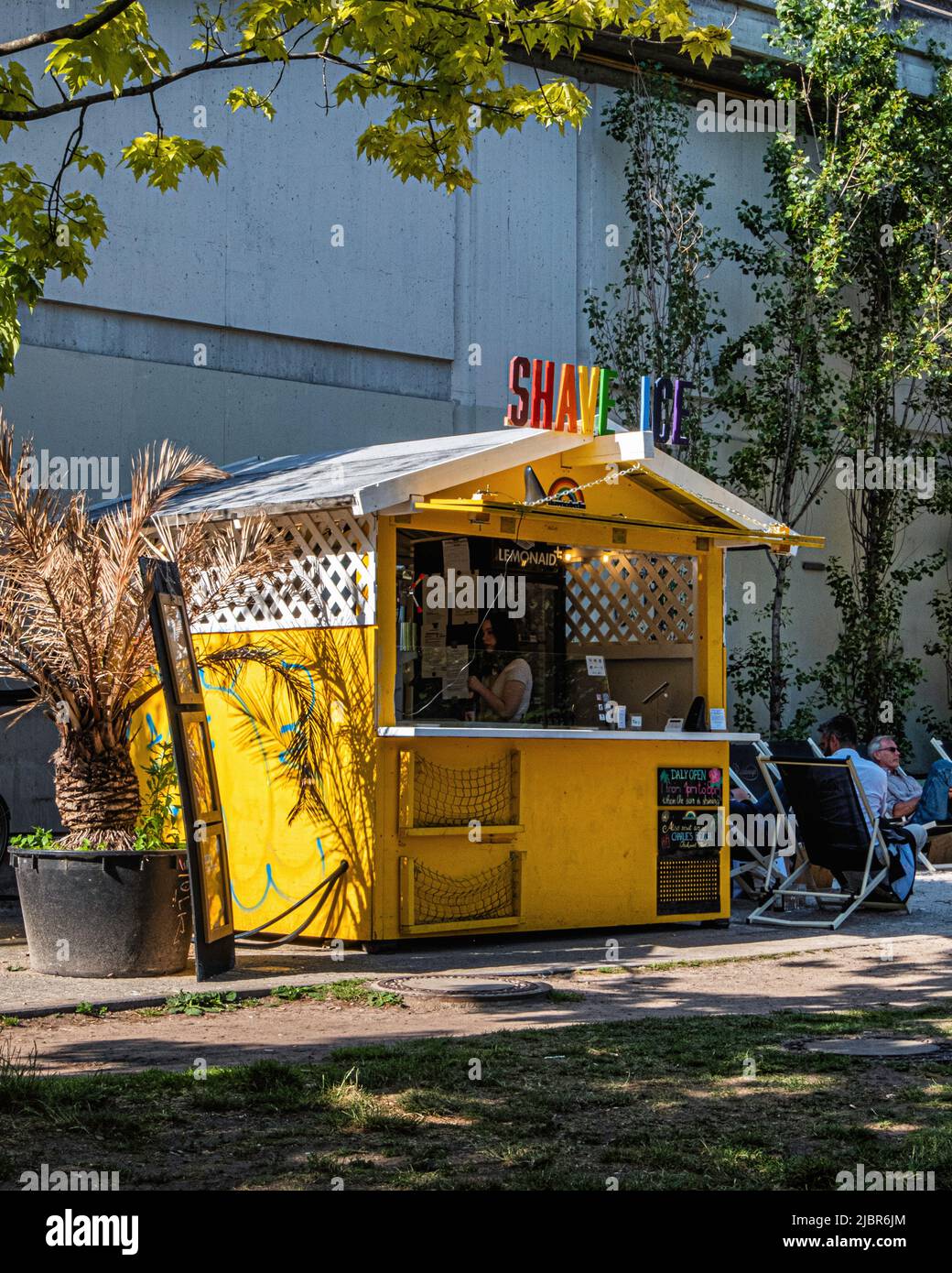 Shave ice berlin hi-res stock photography and images - Alamy