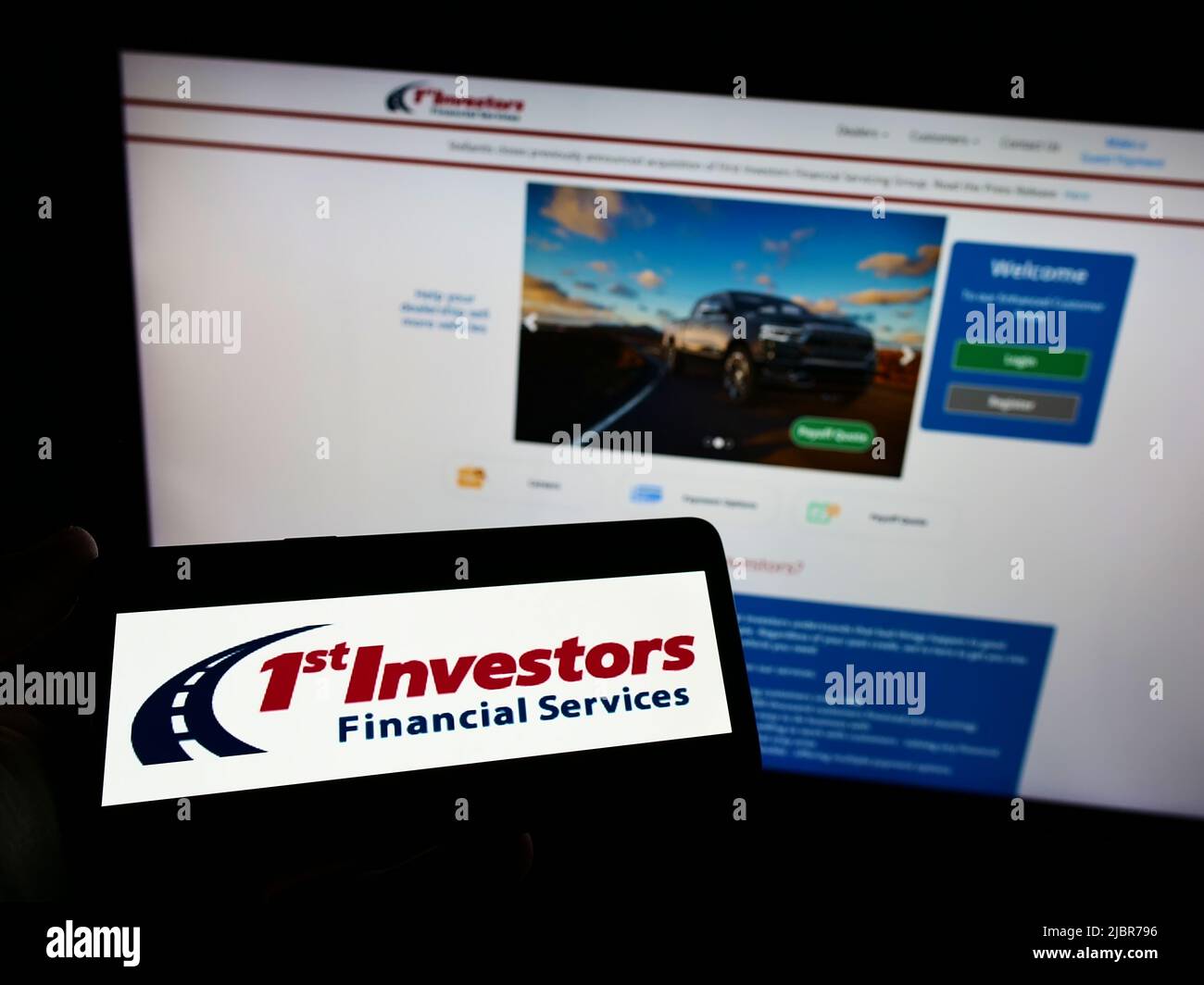 First investors financial servicing group hi-res stock photography and ...
