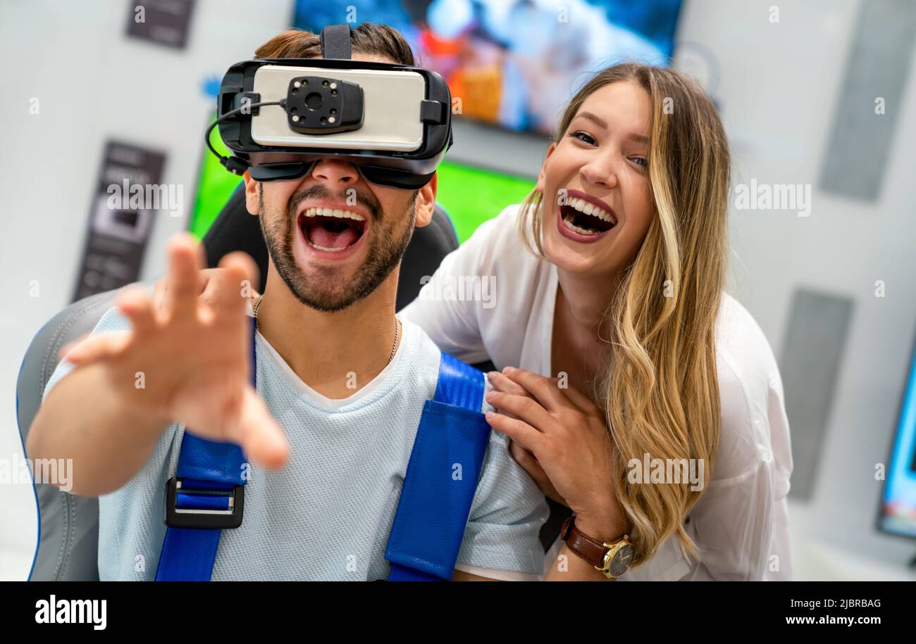 360 vr mall hi-res stock photography and images - Alamy