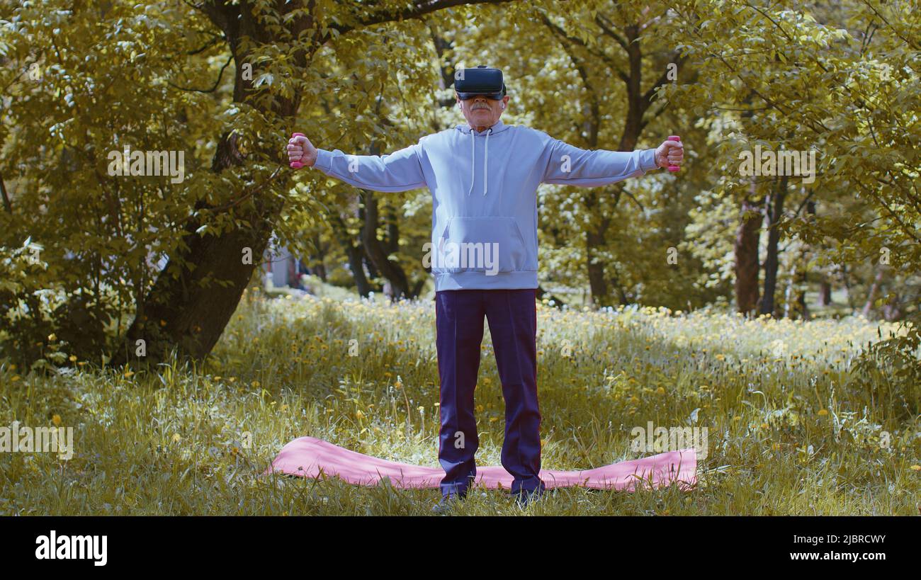 Healthcare for seniors video hi-res stock photography and images - Alamy