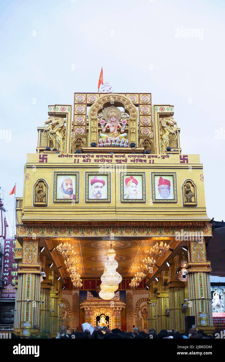 Dagdusheth ganpati pune hi-res stock photography and images - Alamy