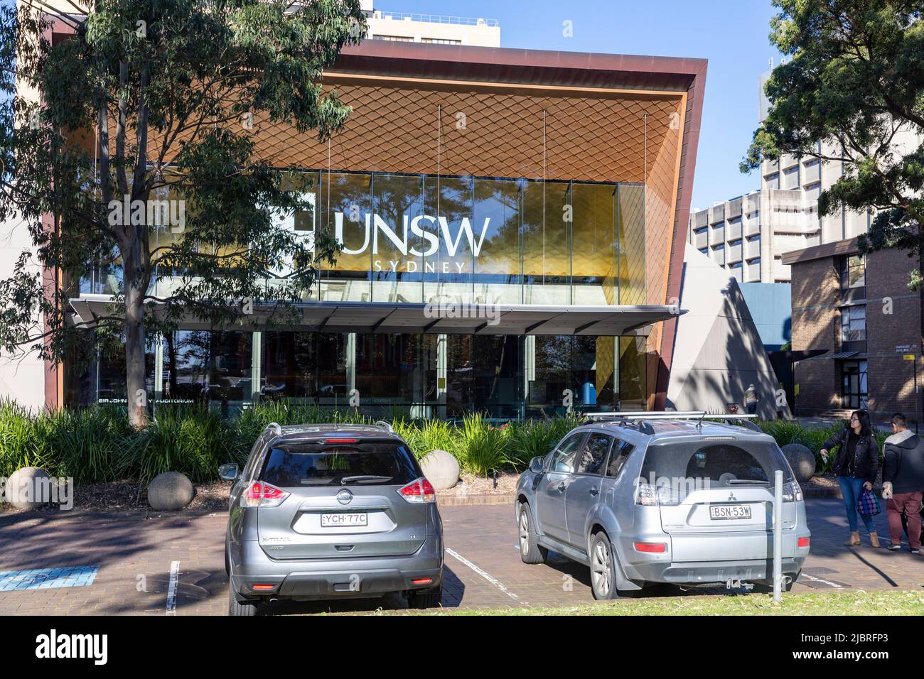 South kensington street sign hi-res stock photography and images - Alamy