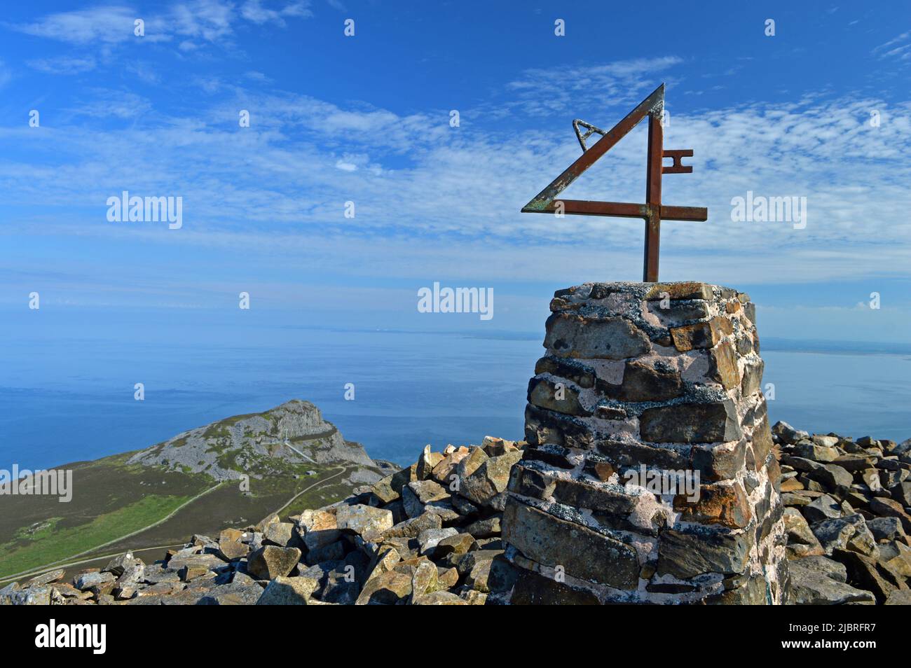 Hill walks on the llyn peninsula hi-res stock photography and images ...